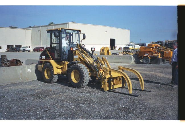 Log and Lumber Forks with Top Clamps 3 - Dymax Inc