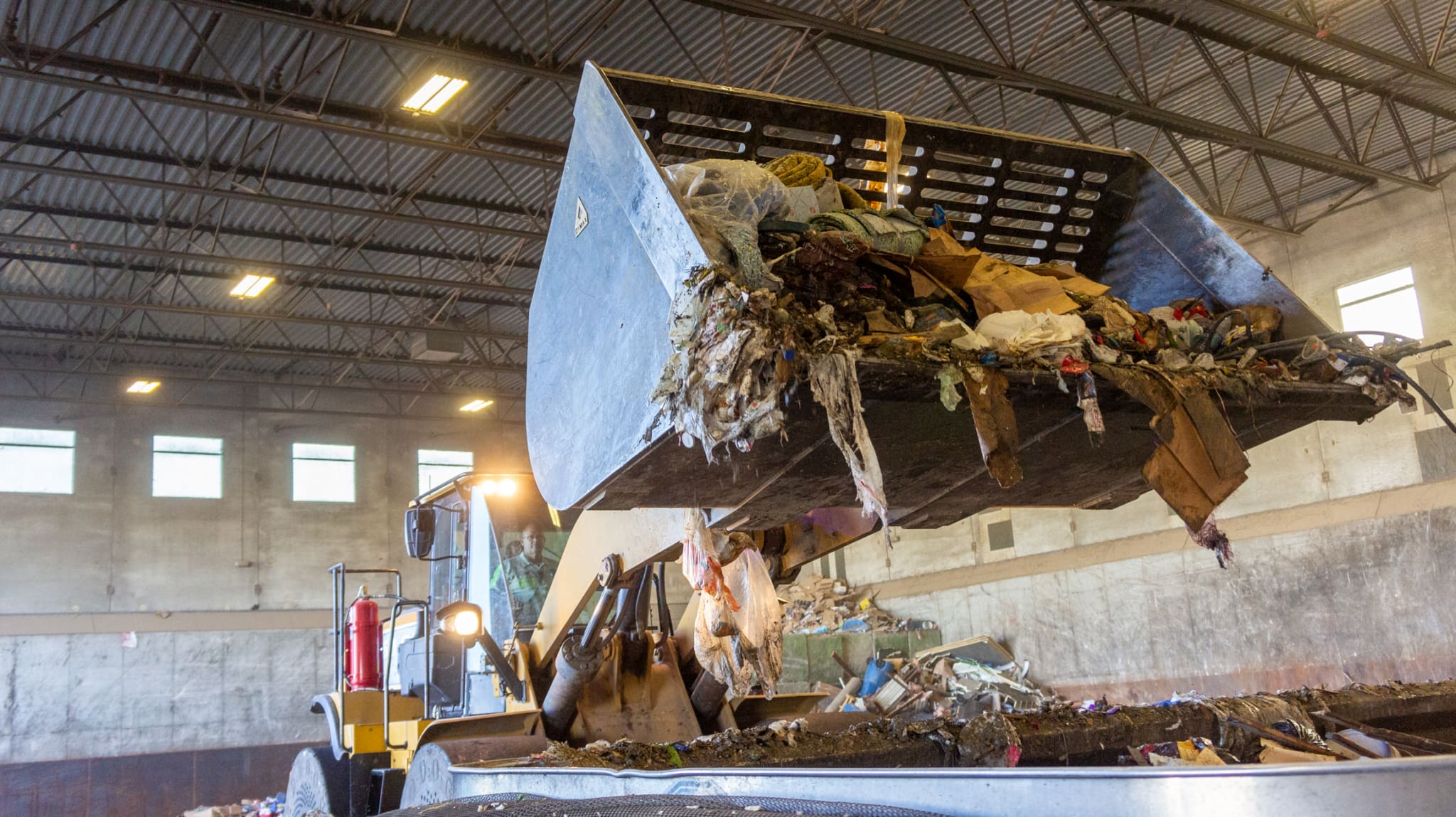 Transfer Station Refuse Buckets for Wheel Loaders | Dymax Inc