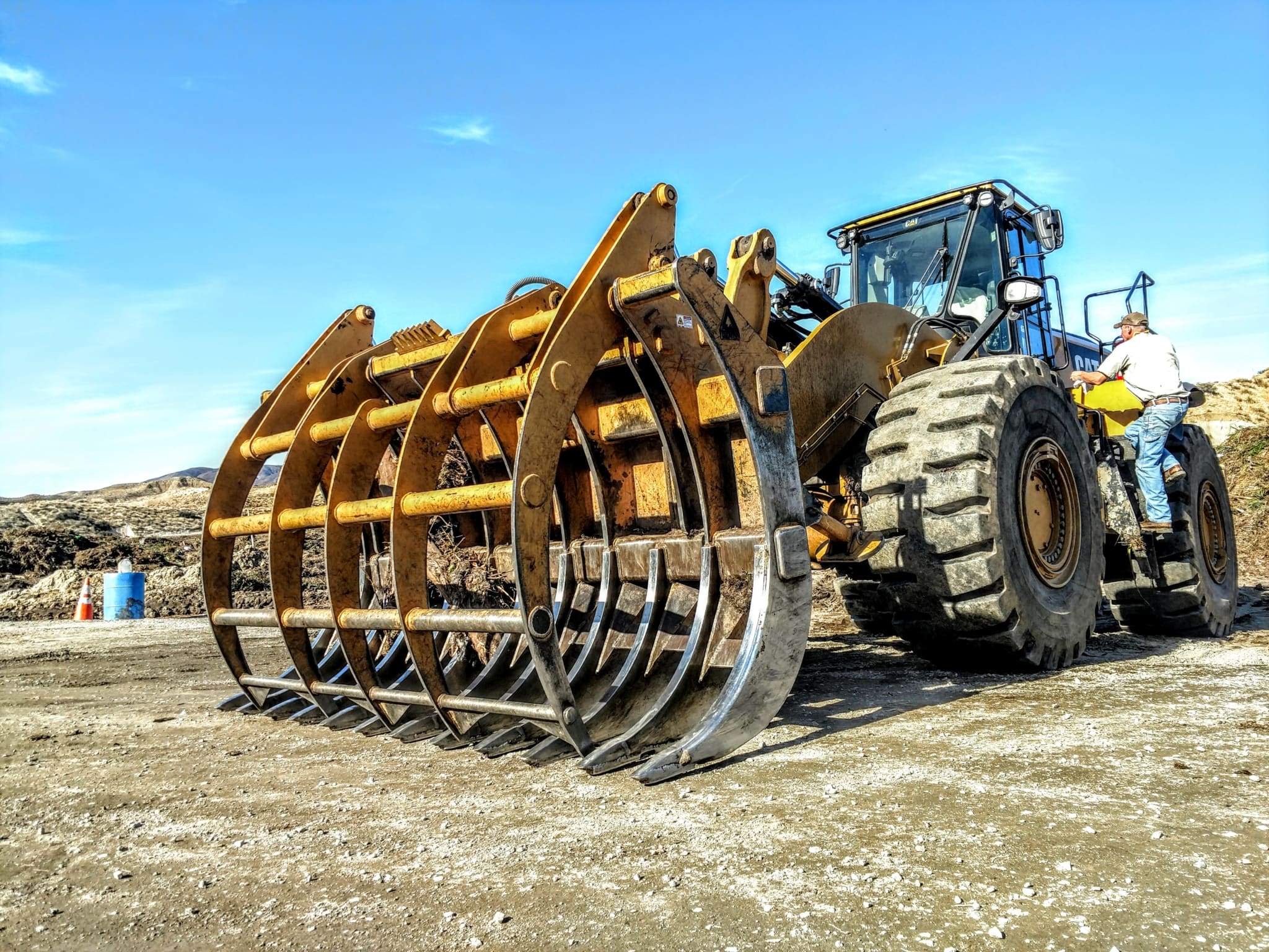 Dymax Rake - Grapple Rake - Wheel Loader or Dozer Attachment